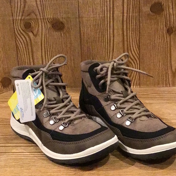 BareTraps | Shoes | New Sz 95 Baretraps Kamber 2 Tone Hightop Hiker ...